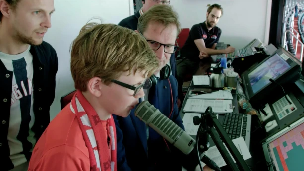 Wat doet een stadion-omroeper? | Schooltv