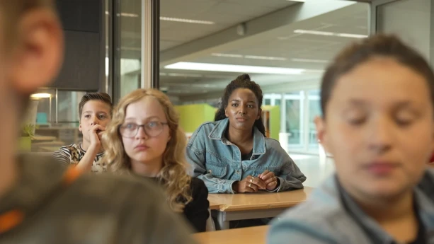 Wat is racisme? | Schooltv