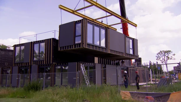 Hoe wordt een prefab woning geplaatst? | Schooltv